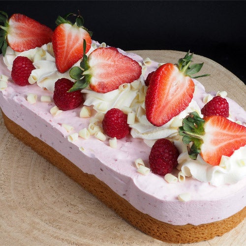 Slof met aardbeienbavarois - deleukstetaartenshop.nl